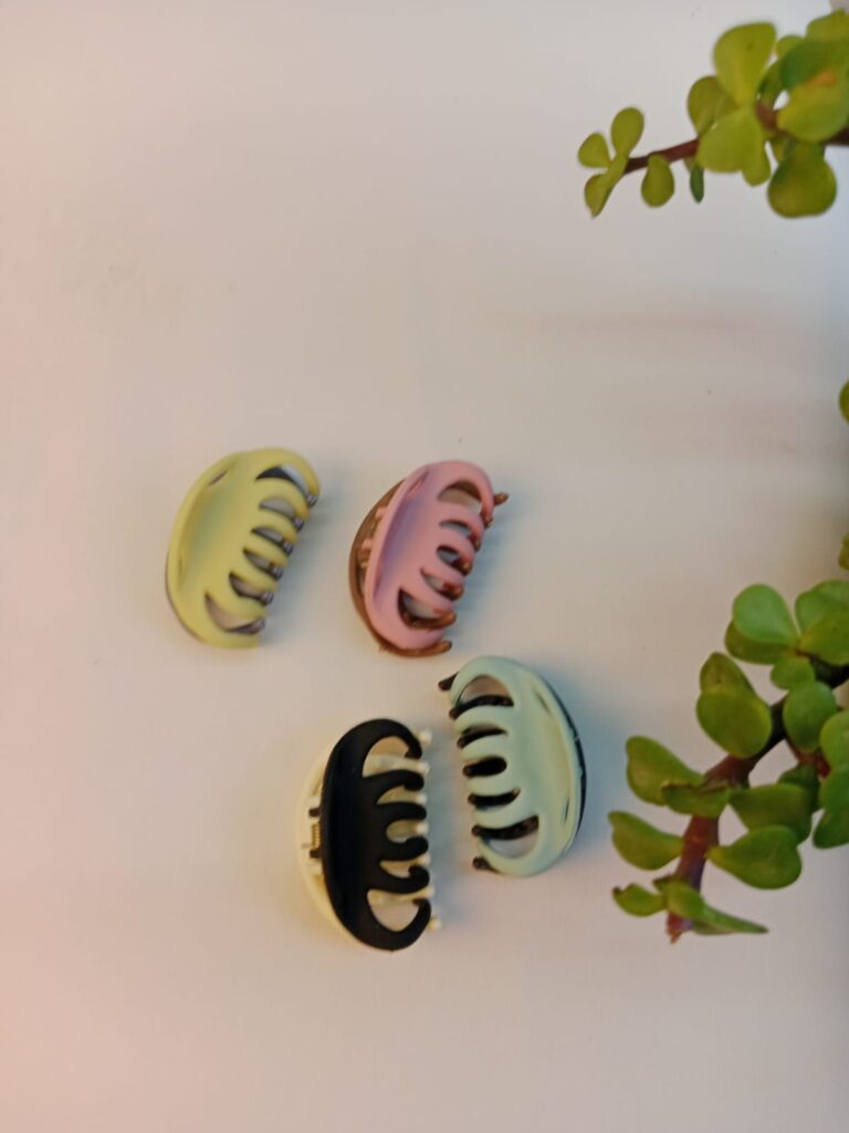 small clutcher (9 rs Each) - Caarutaa